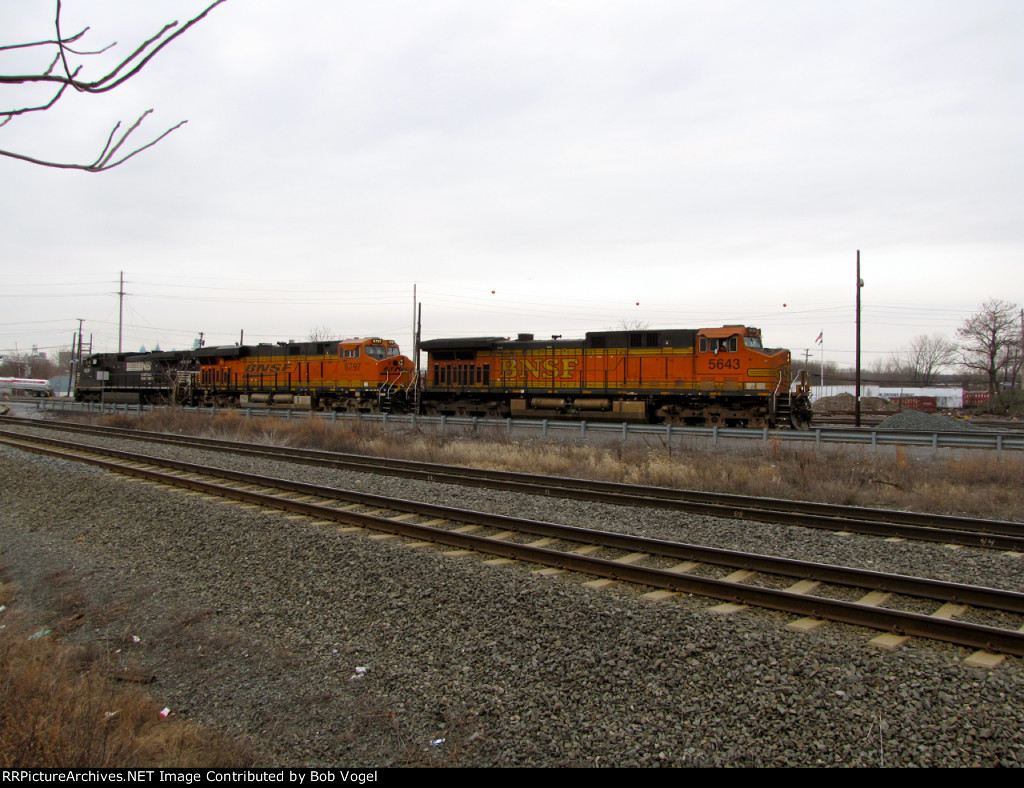 BNSF 5643 and 6797
